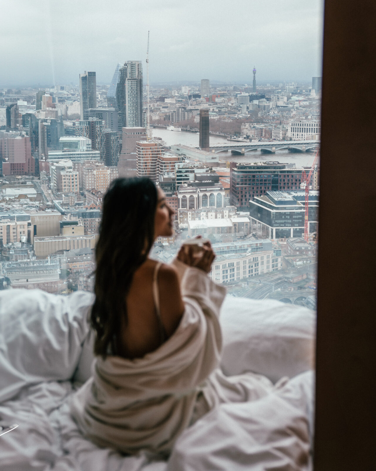 London, England: Ultimate Travel Guide to All-Things Christmas